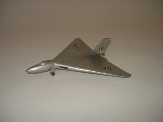 Bonhams : Dinky 749 Avro Vulcan Delta Wing Bomber Approximately 500 ...
