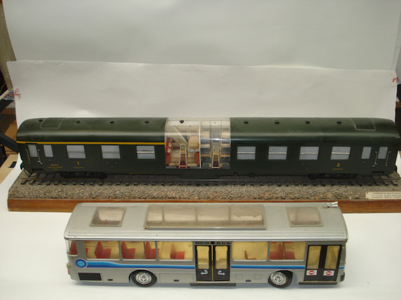 Bonhams : Travel shop model of a SNCF 1st and 2nd class Couchette ...