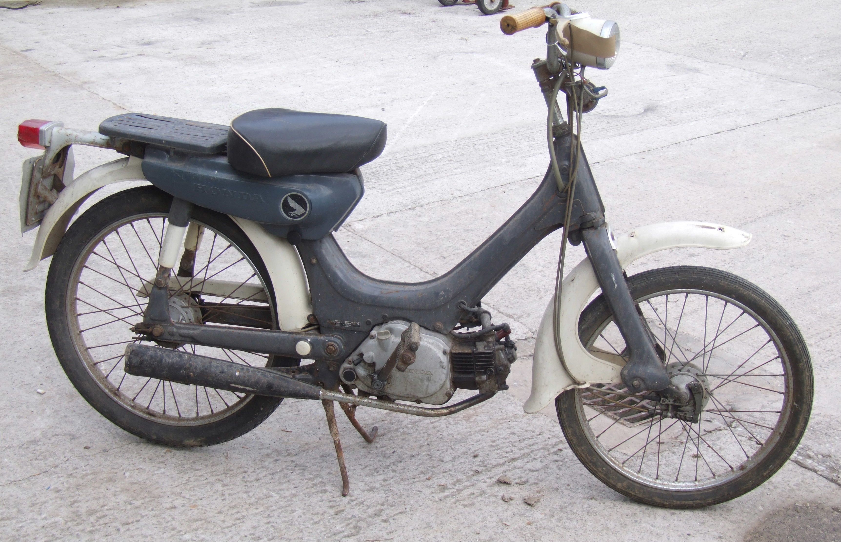 Bonhams Cars : 1969 Honda PC50 Moped Frame no. 1019090