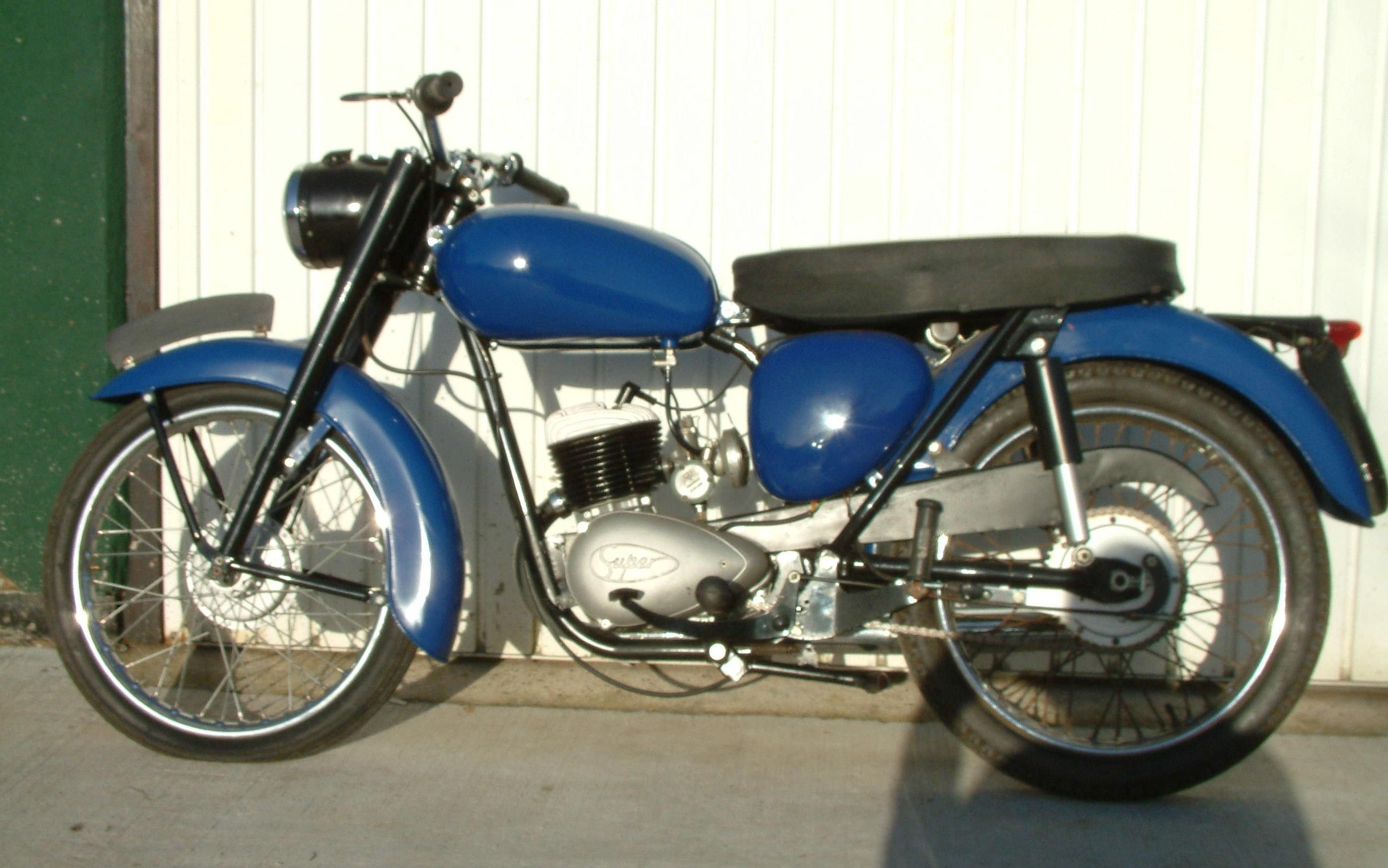 Bonhams Cars : 1962 BSA 172cc Bantam D7 Engine no. GD7 228