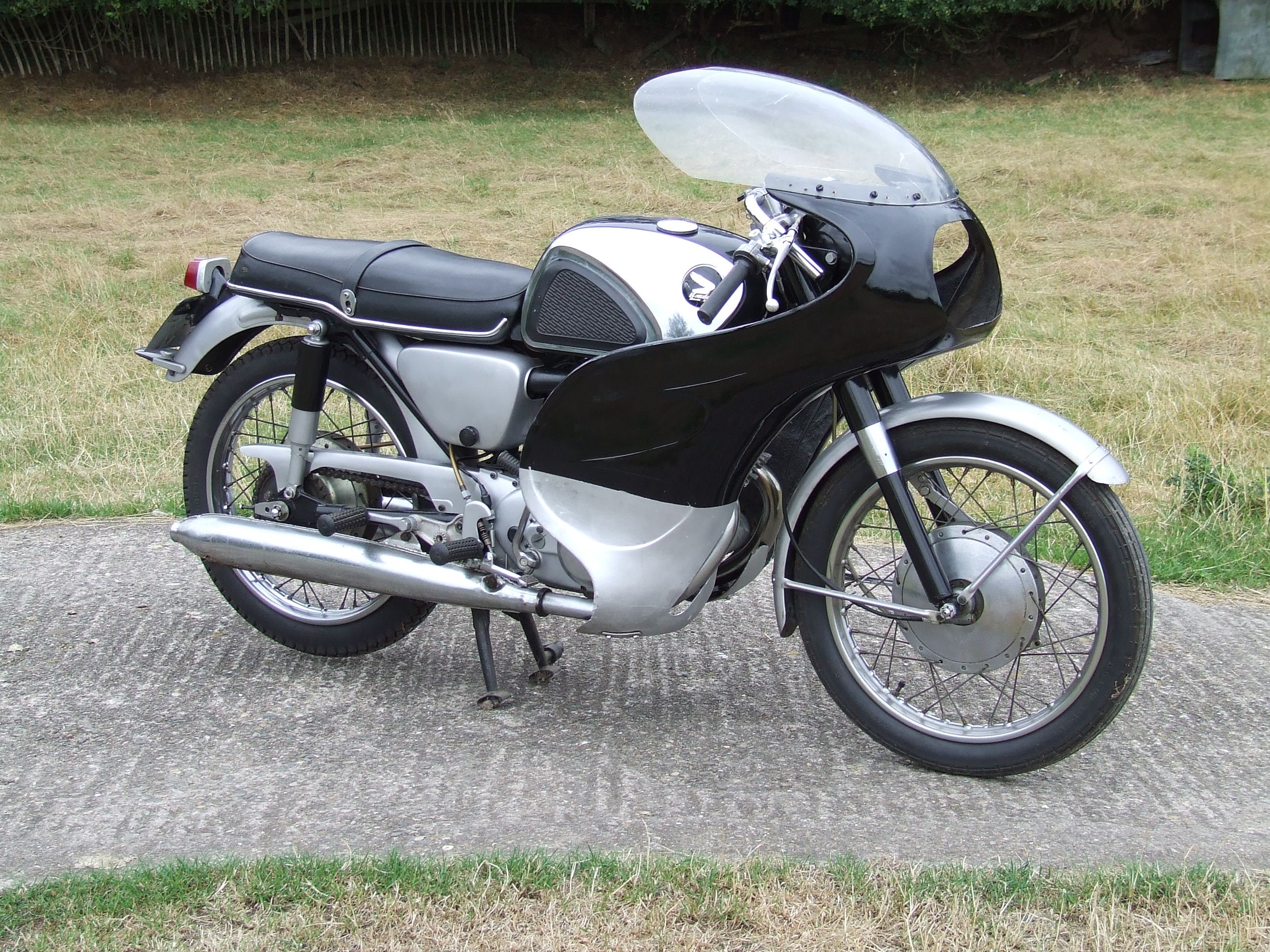 Bonhams Cars : The ex-Bill Smith/John Hartle, Thruxton 500-Mile Race ...