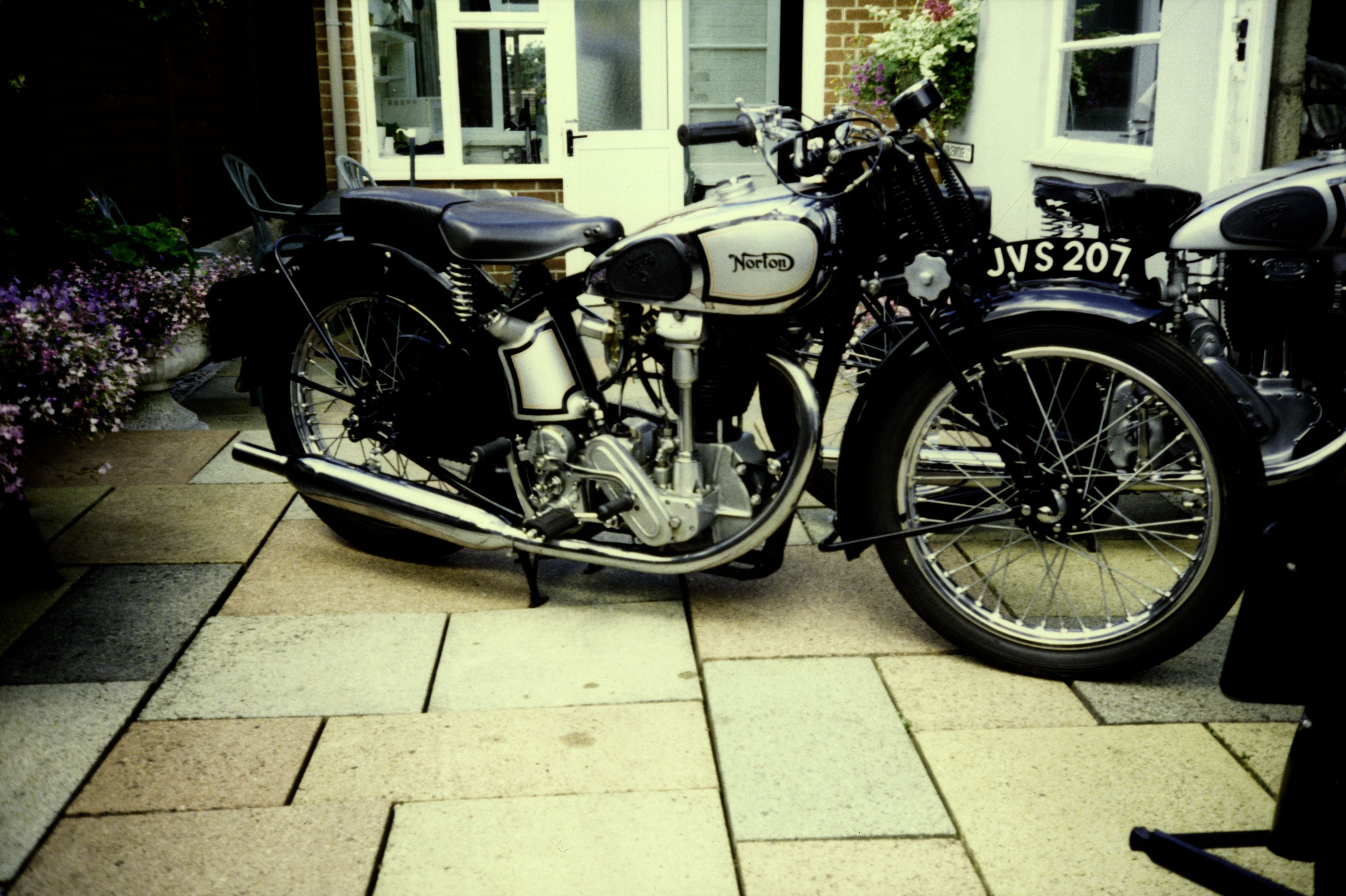 Bonhams Cars : 1936 Norton 350cc ES2/International Frame no. 63617 ...