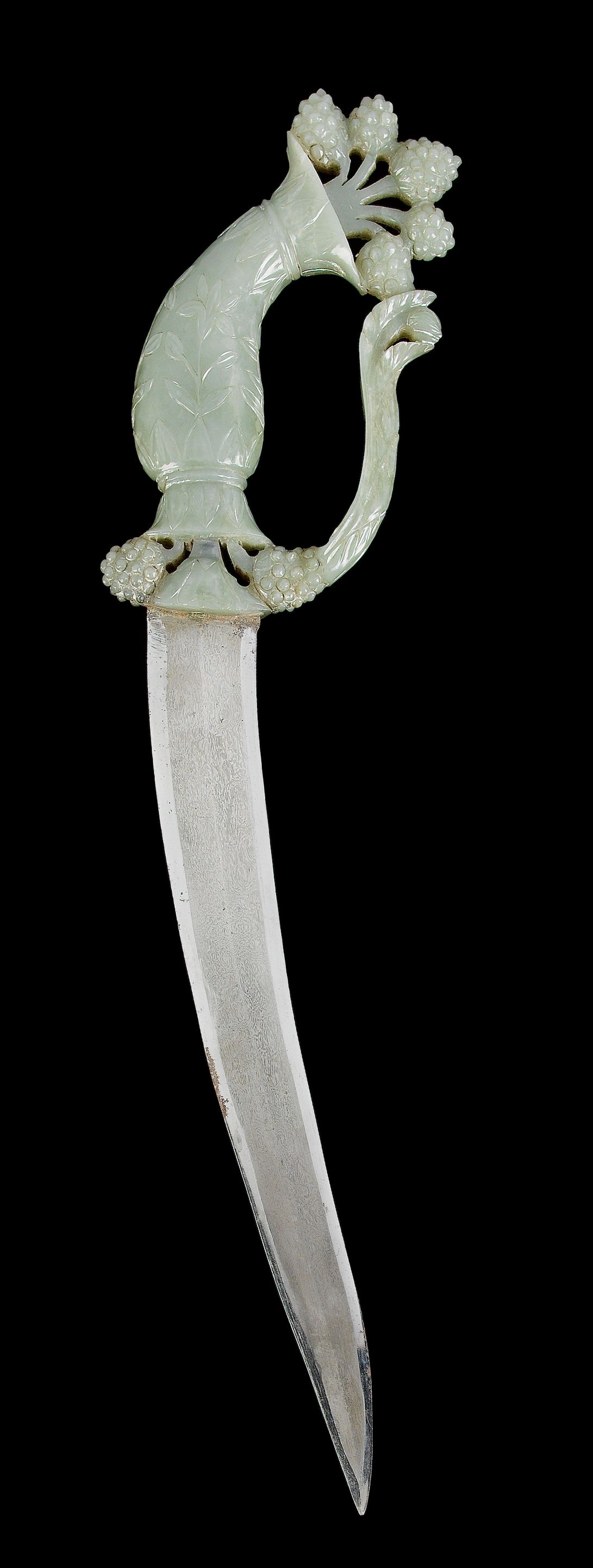 Bonhams : An elegant Mughal jade dagger handle with attached blade;