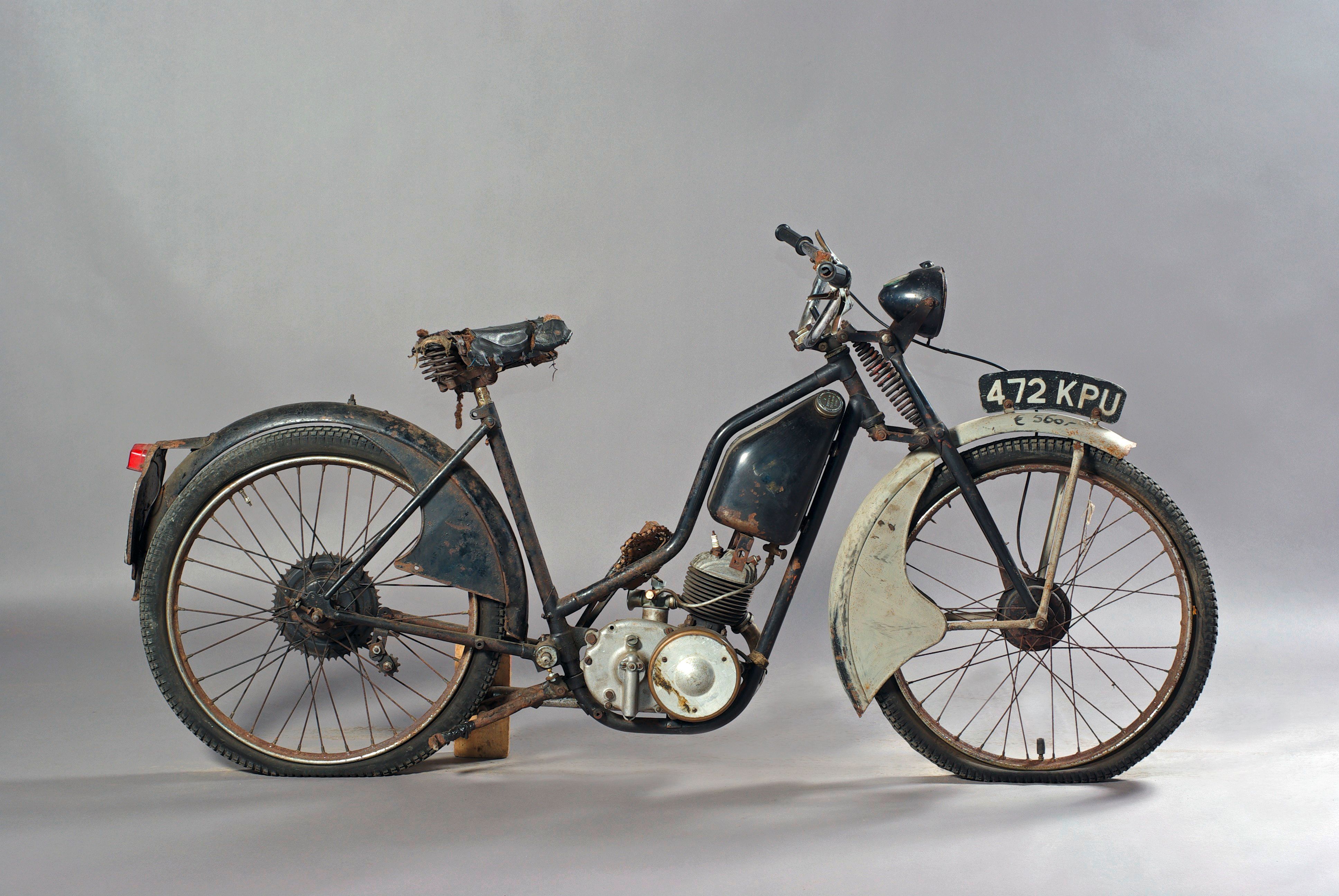 Bonhams Cars : c.1957 New Hudson 98cc Autocycle Engine no. 176B 41484