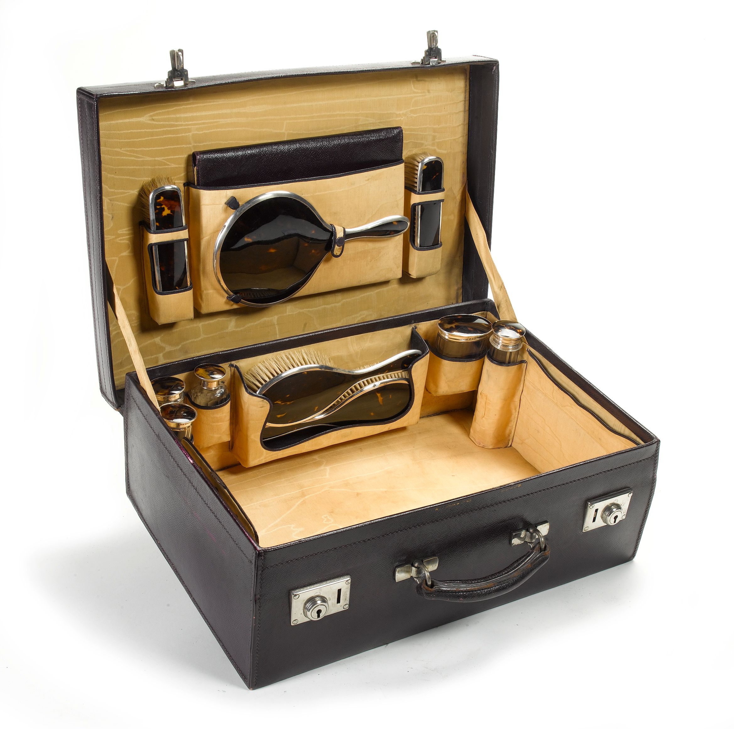 Bonhams Cars : A fine Gentleman's overnight vanity case, 1933,