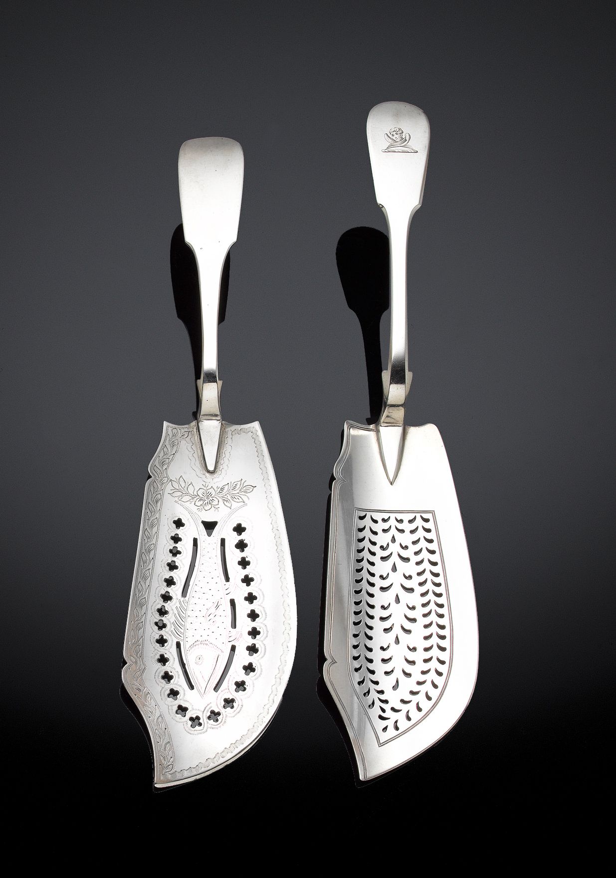 Bonhams : An early Victorian Scottish silver fiddle pattern fish slice ...