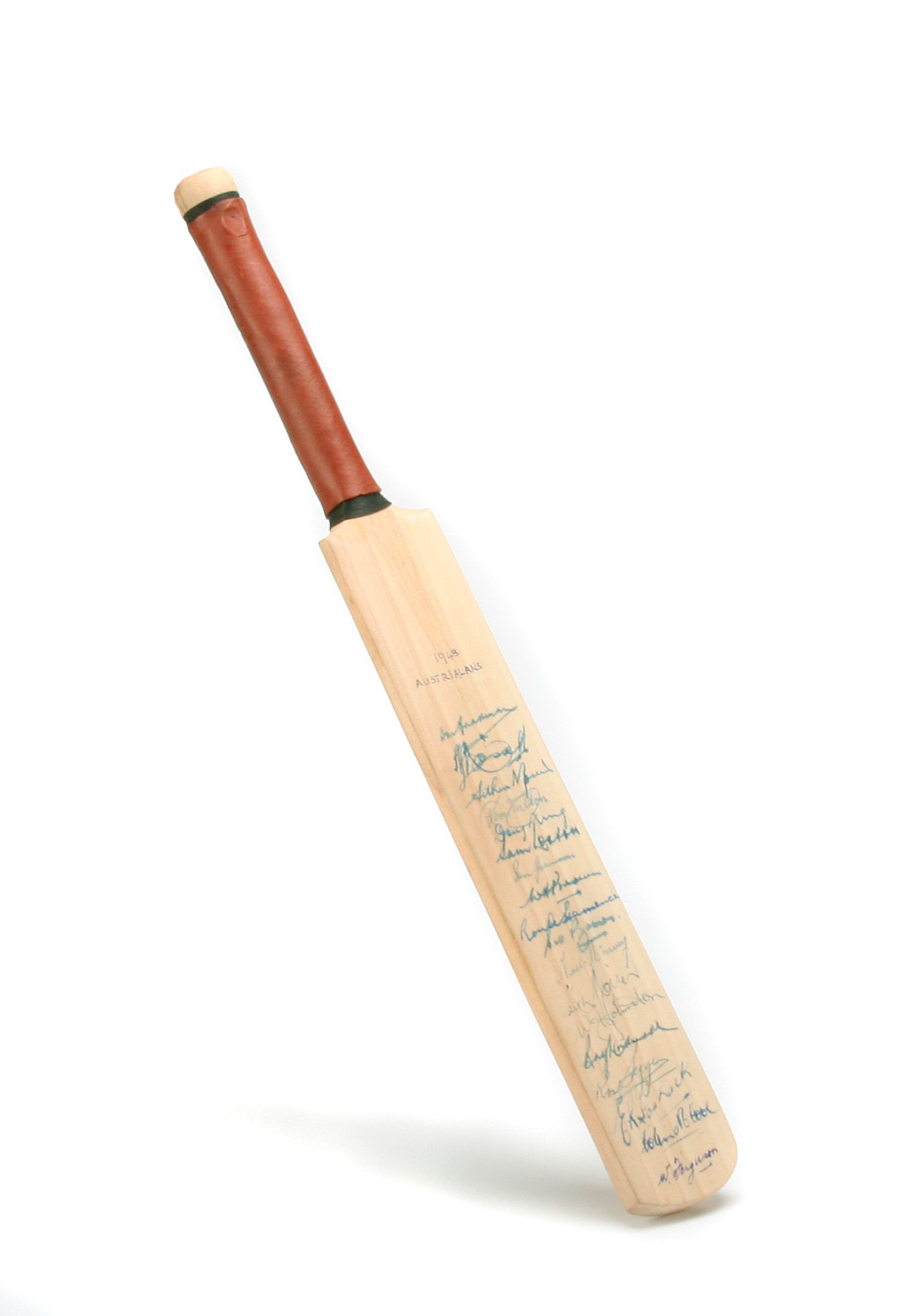 Bonhams : 1948 Australian 'Invincibles' hand signed cricket bat
