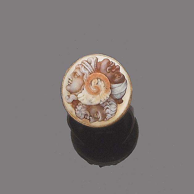 Bonhams : A hardstone gryllus cameo ring,