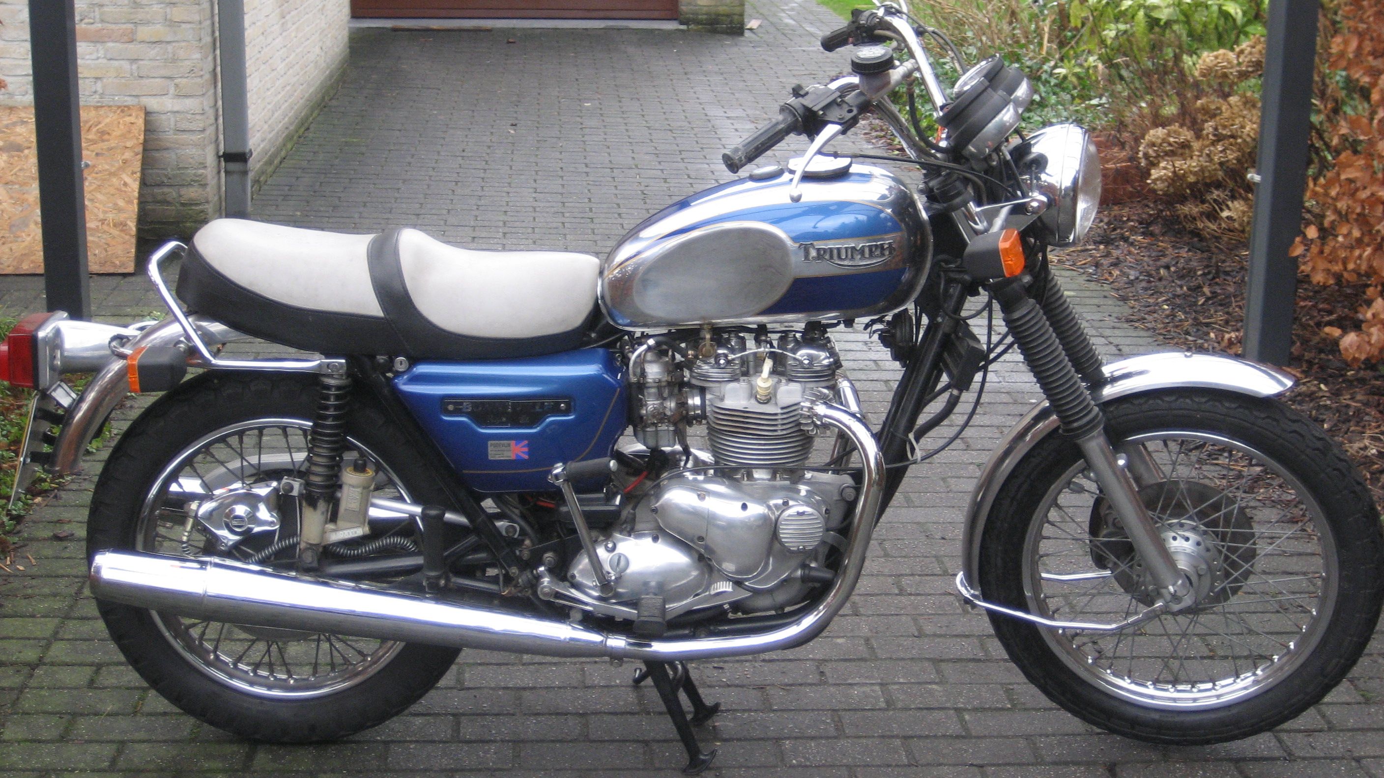 Bonhams Cars : 1982 Triumph 744cc T140 'Royal Wedding' Bonneville Frame ...