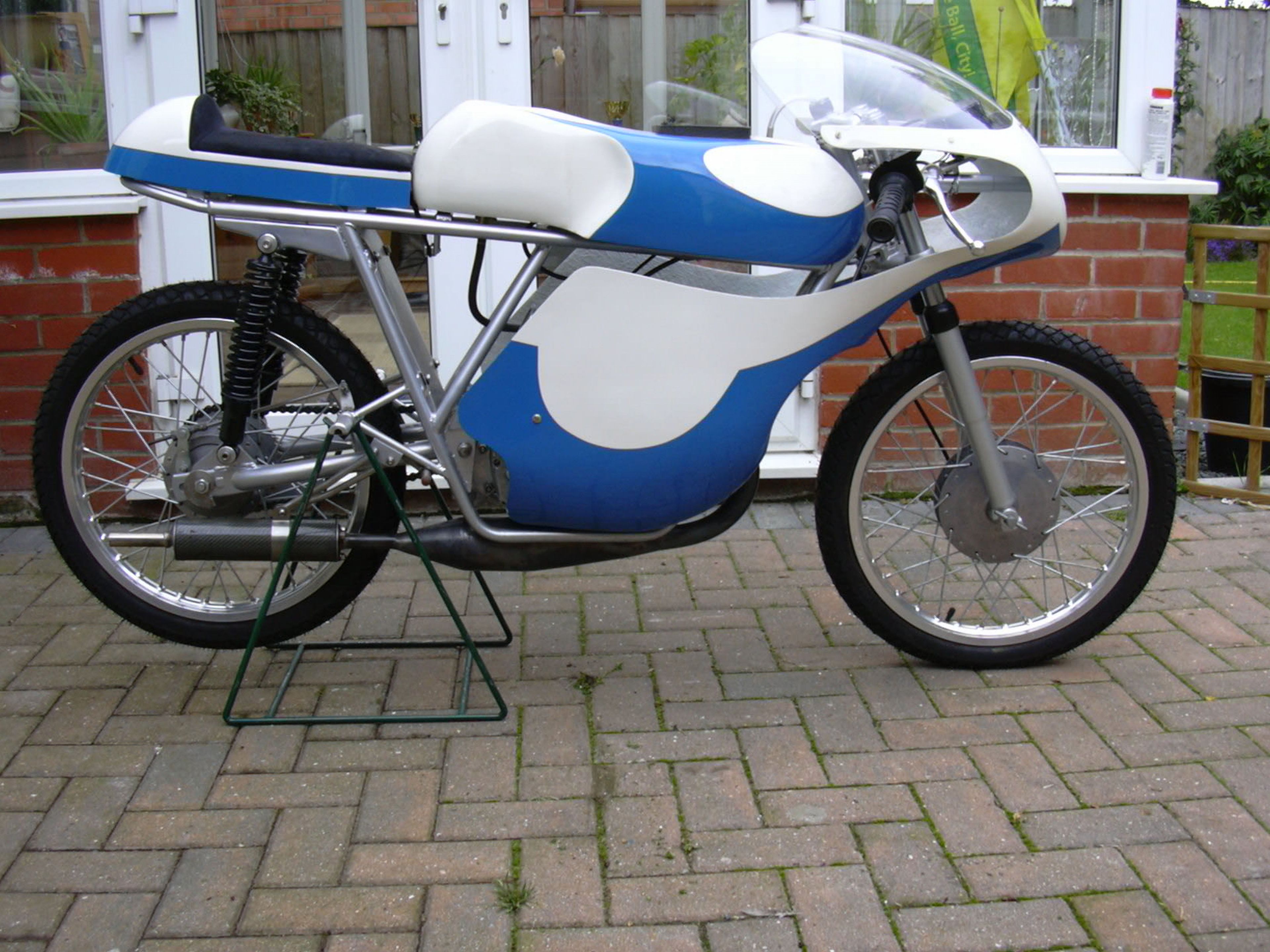 Bonhams Cars : c.1976 Gilera 50cc Racing Motorcycle Engine no. 010 37280
