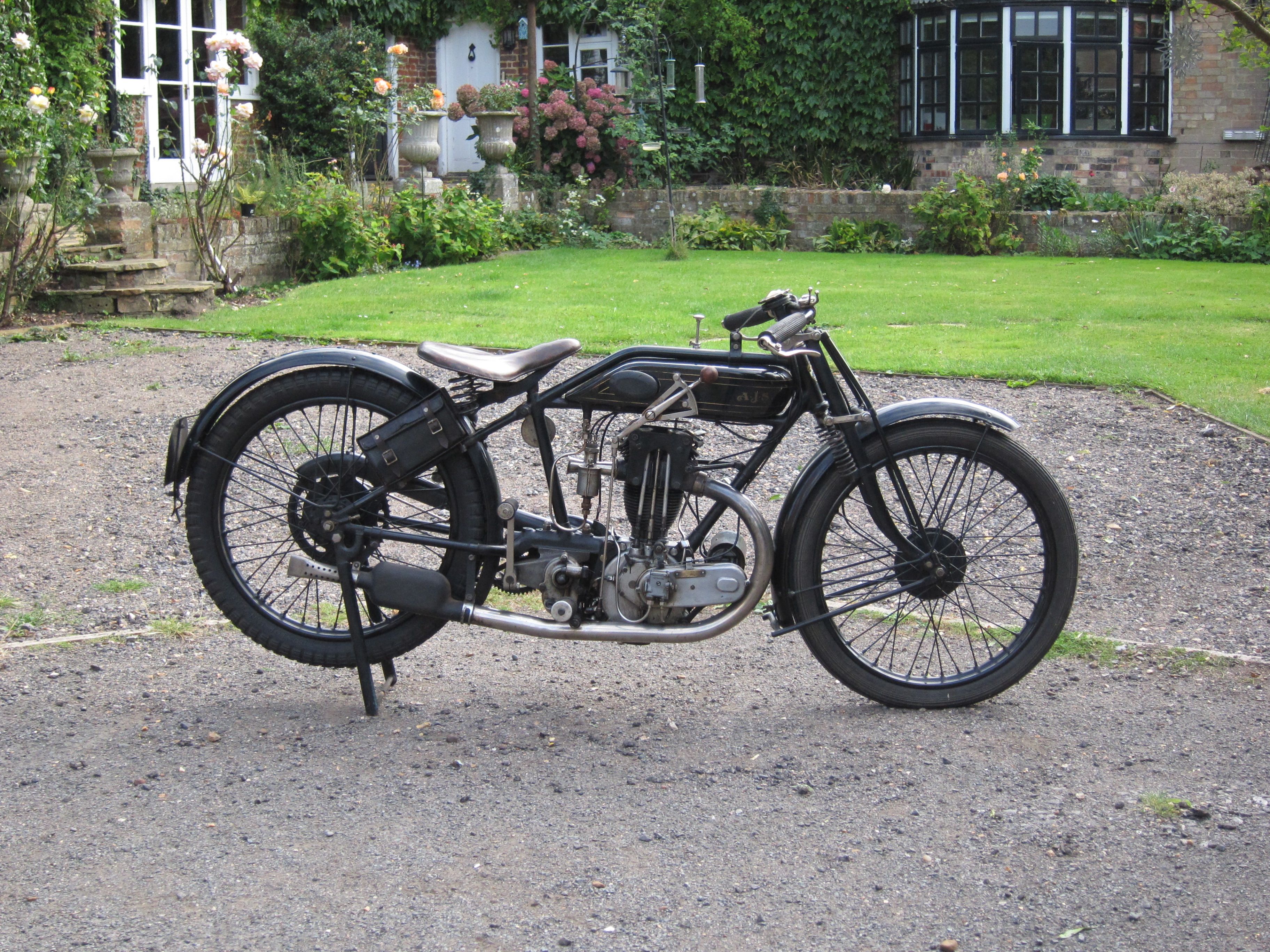 Bonhams Cars : 1925 AJS 350cc Model G6 'Big Port' Frame no. C291 GLC ...