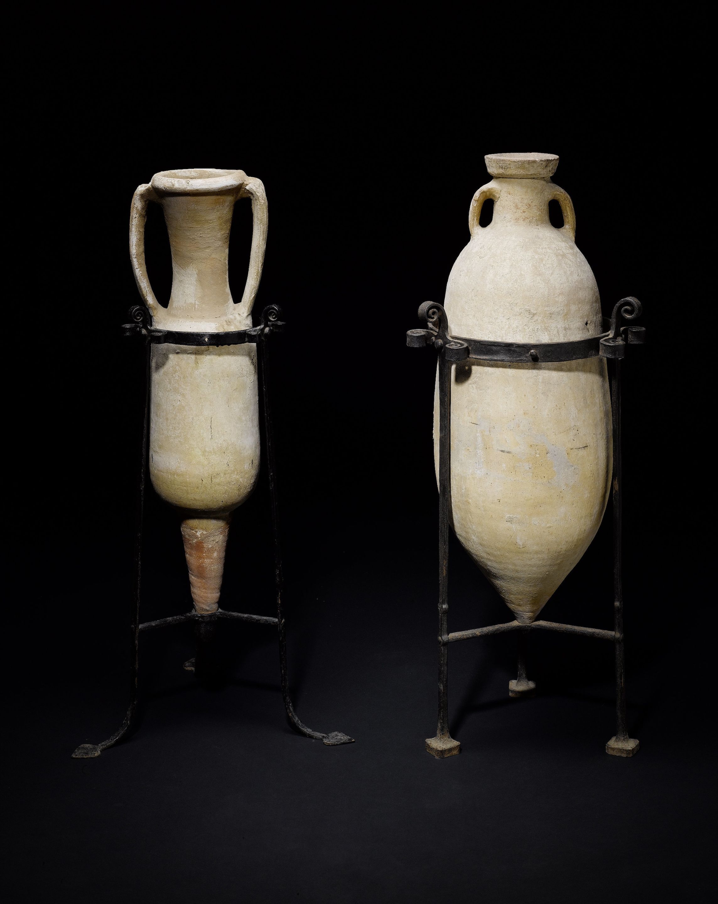 Bonhams : Two Roman pottery transport amphorae 2