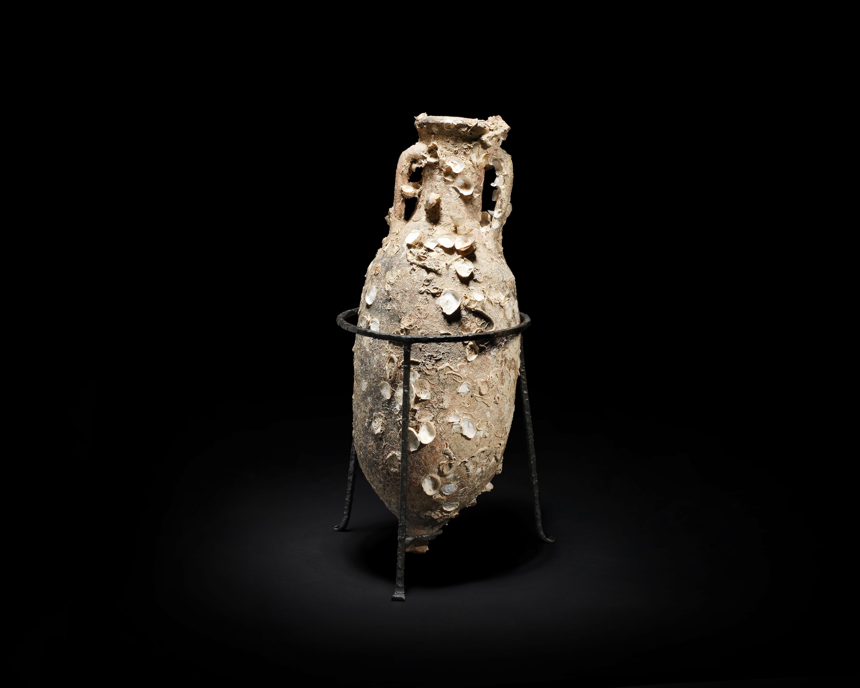 Bonhams : A Roman pottery transport amphora