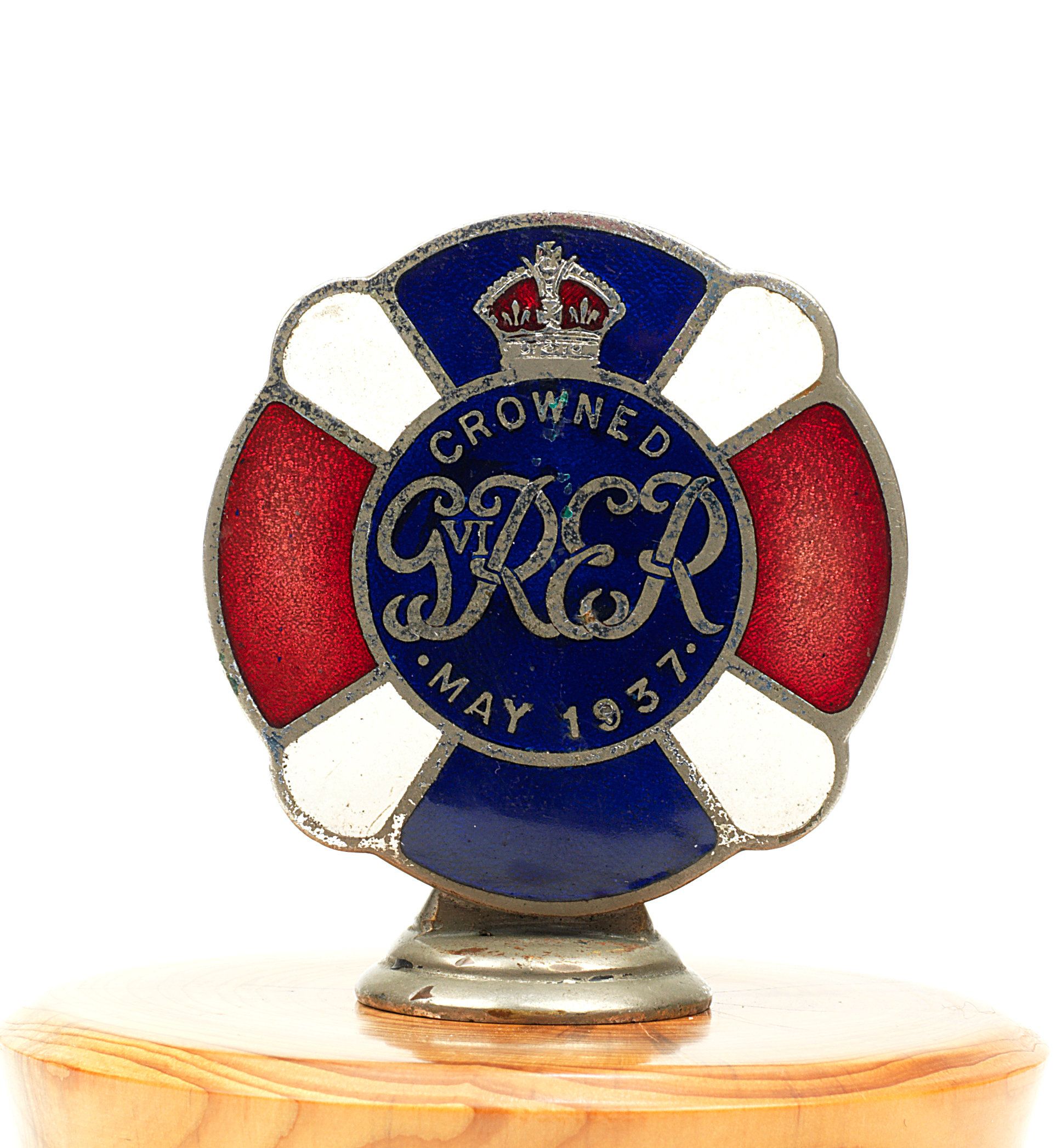 Bonhams Cars : A KING GEORGE VI CORONATION ENAMEL CAR BADGE, 1937,