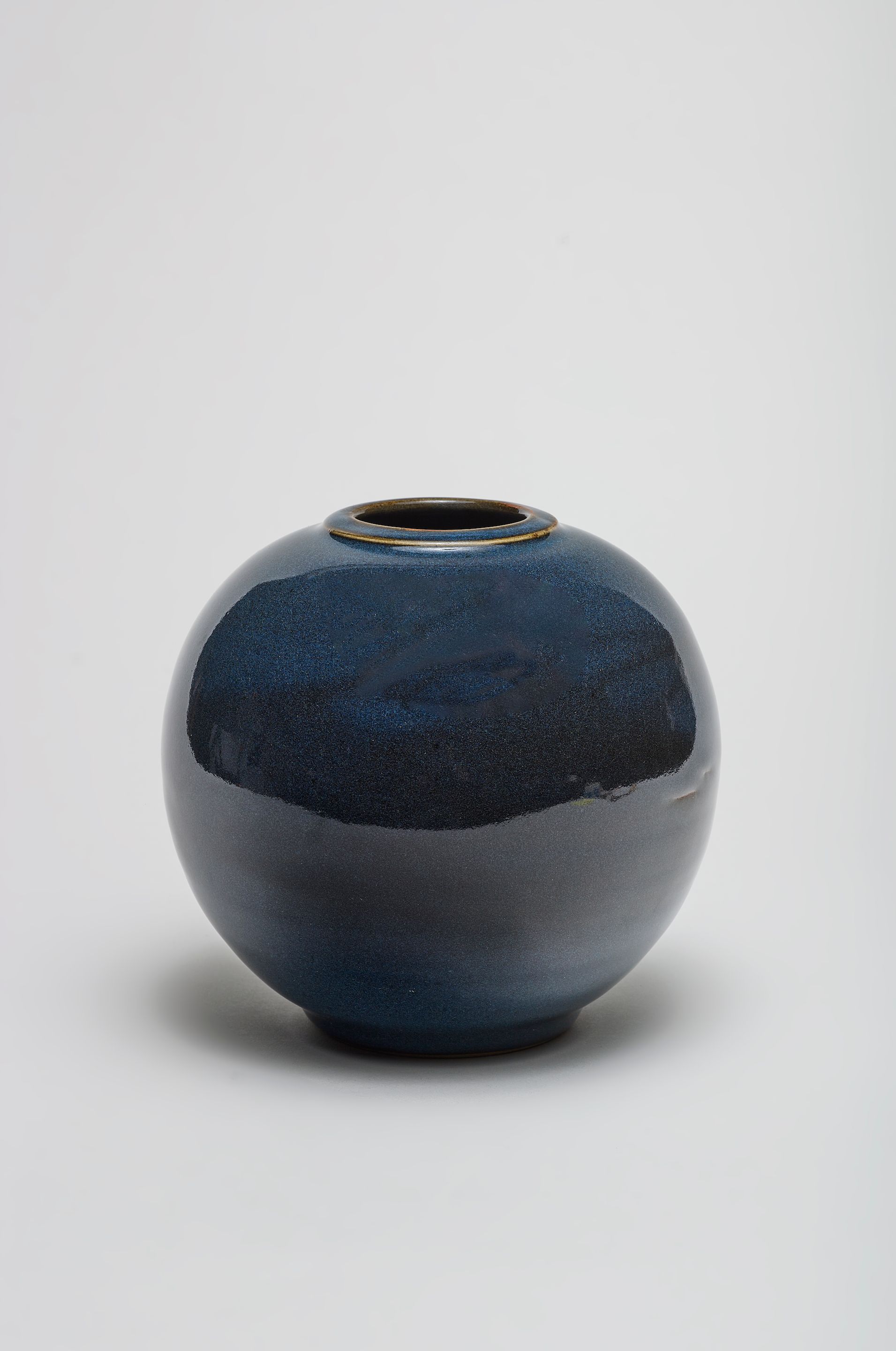 Bonhams Cornette de Saint Cyr : Daniel de Montmollin Vase, circa 1985