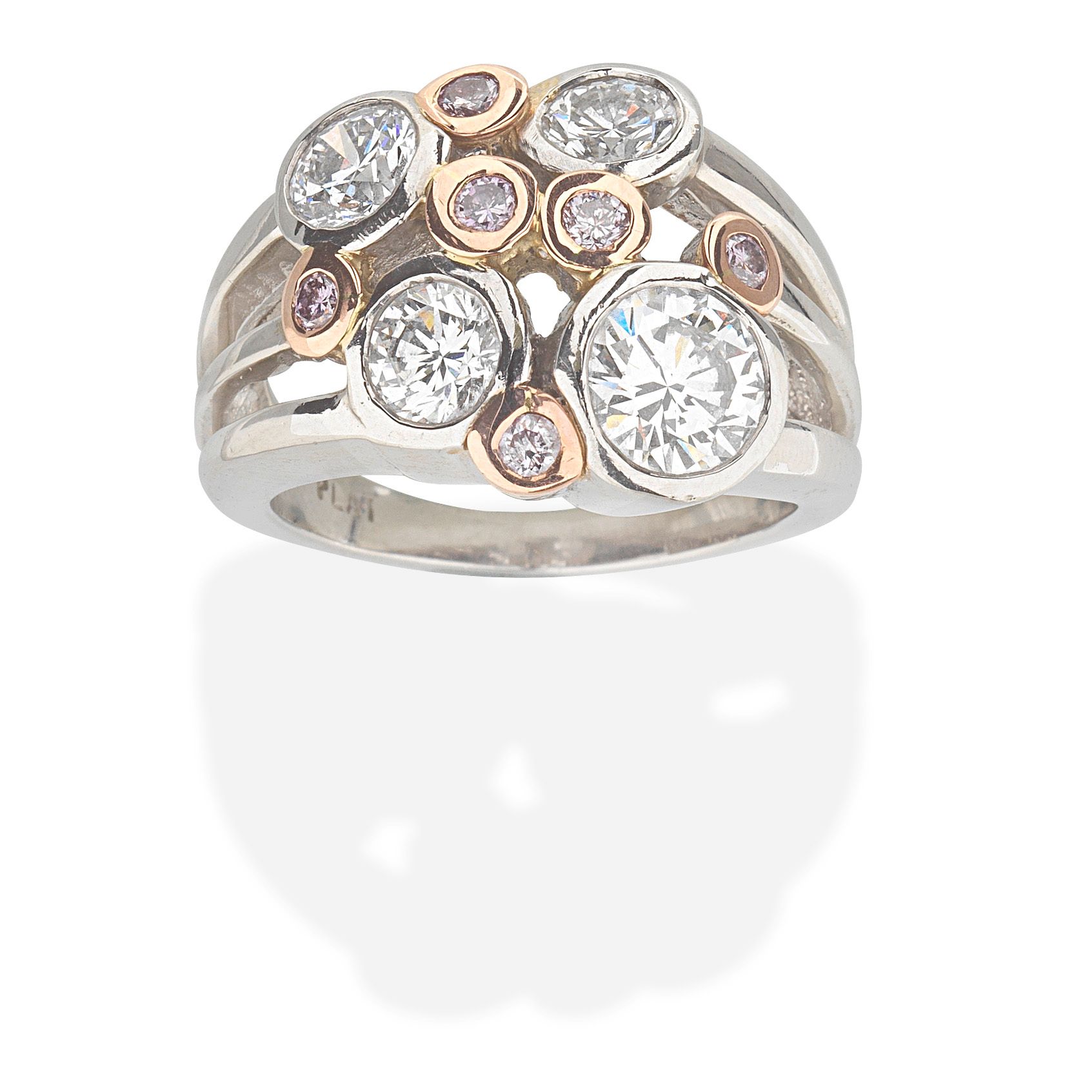 Bonhams : DIAMOND AND COLOURED DIAMOND RING