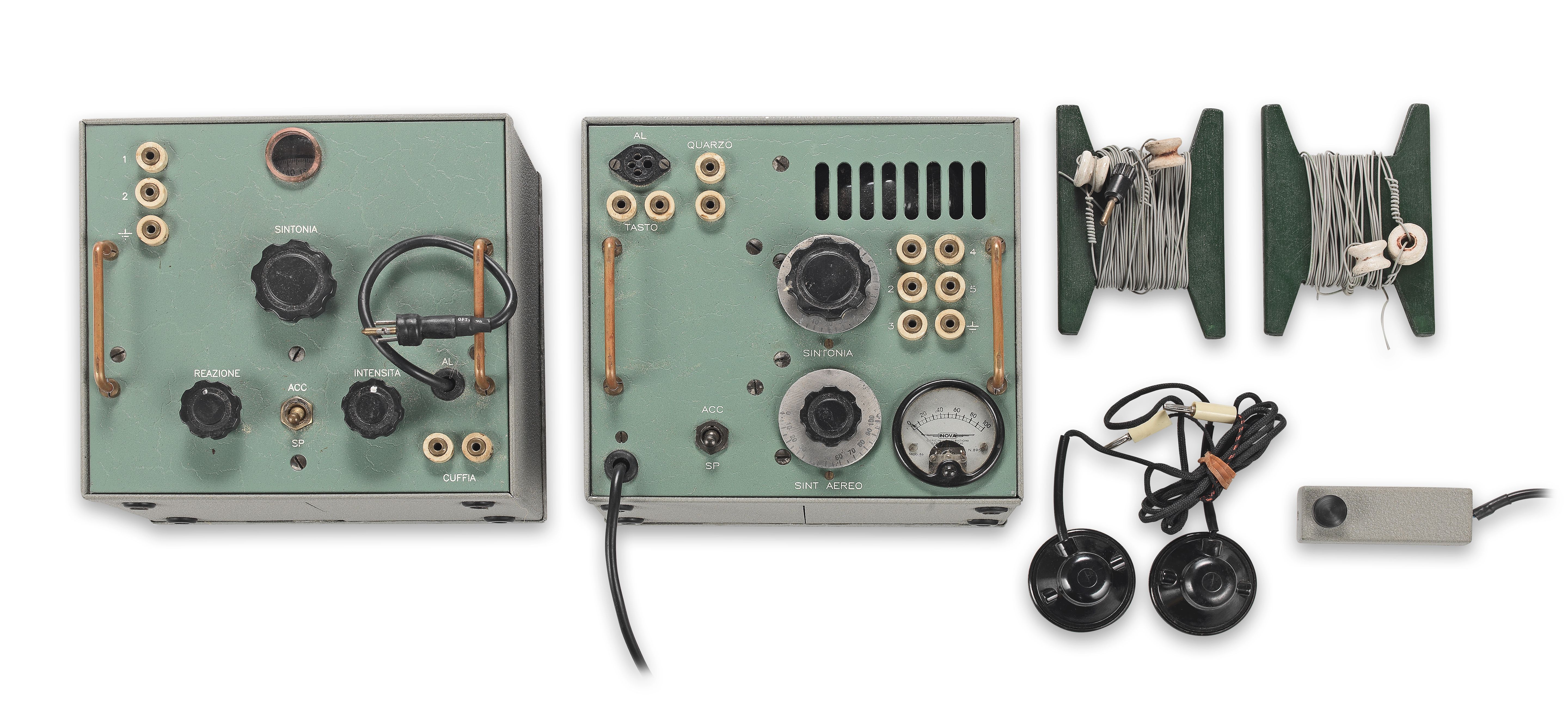 Bonhams : A Reproduction Of An Italian Stazione RN-3 Spy Transceiver ...
