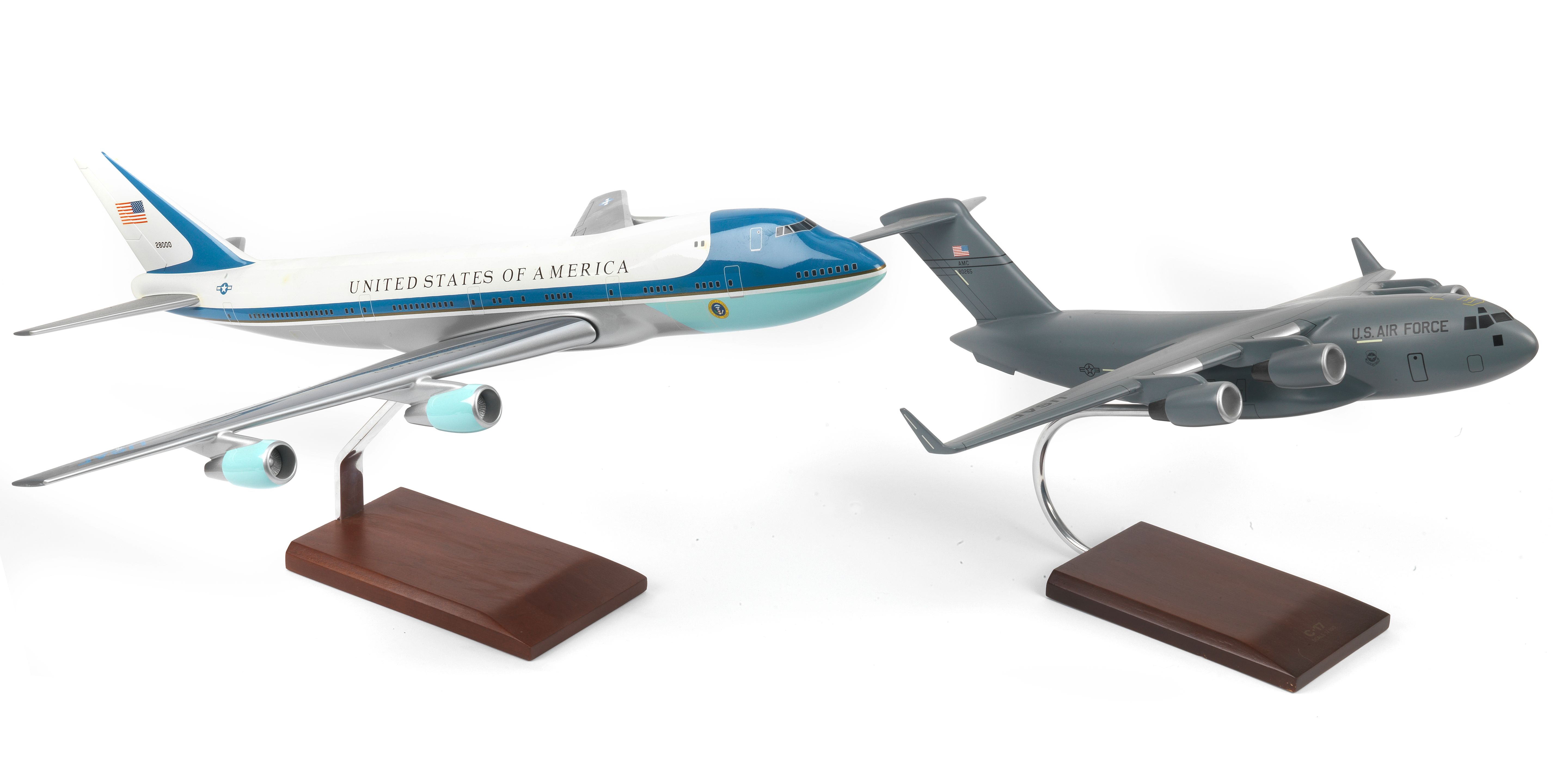 Bonhams Cars : A 1100 scale desk model of Boeing 747 VC25A 'Air Force ...