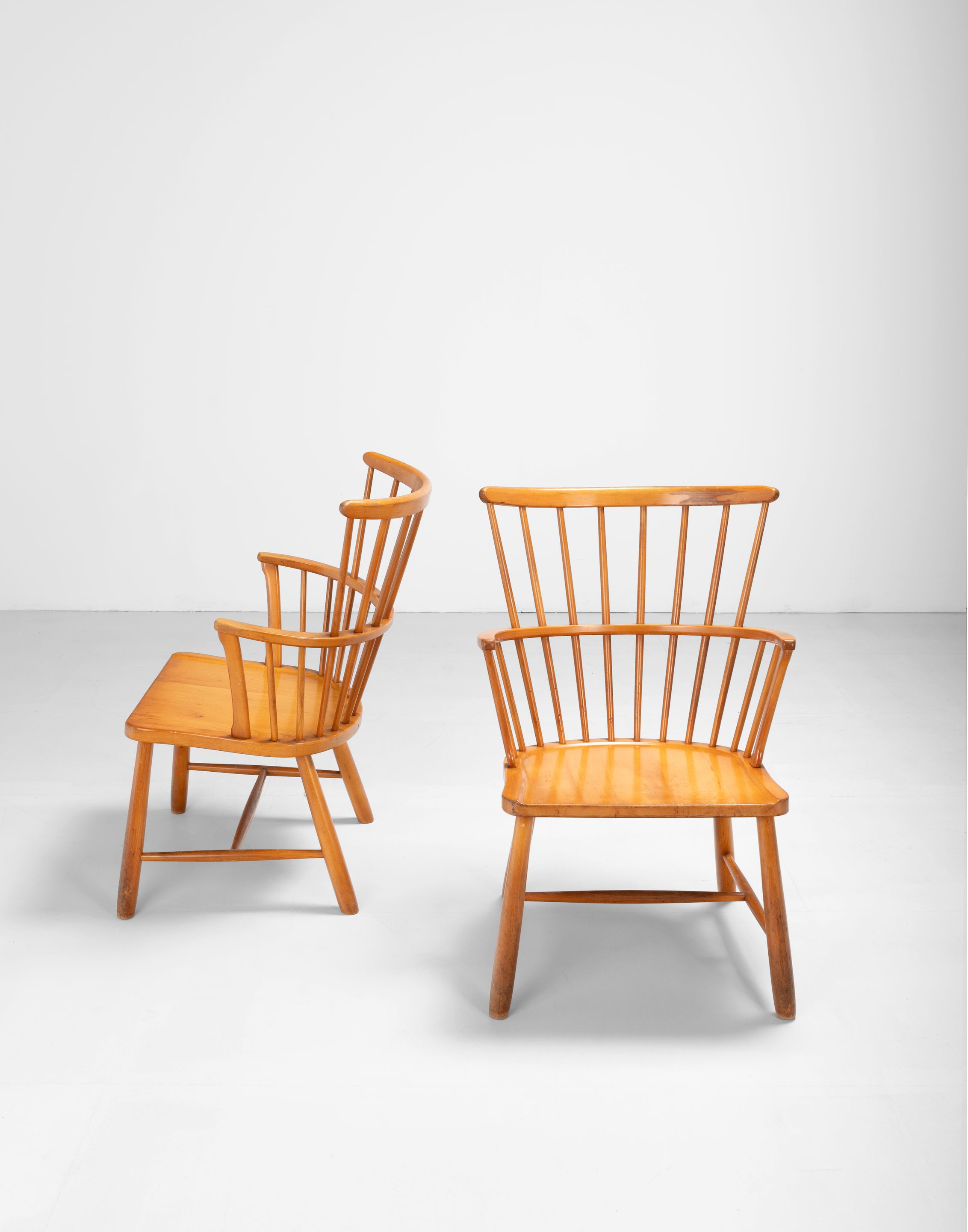 Bonhams : Ove Boldt Pair of 'Windsor' chairs, designed Fællesforeningen ...
