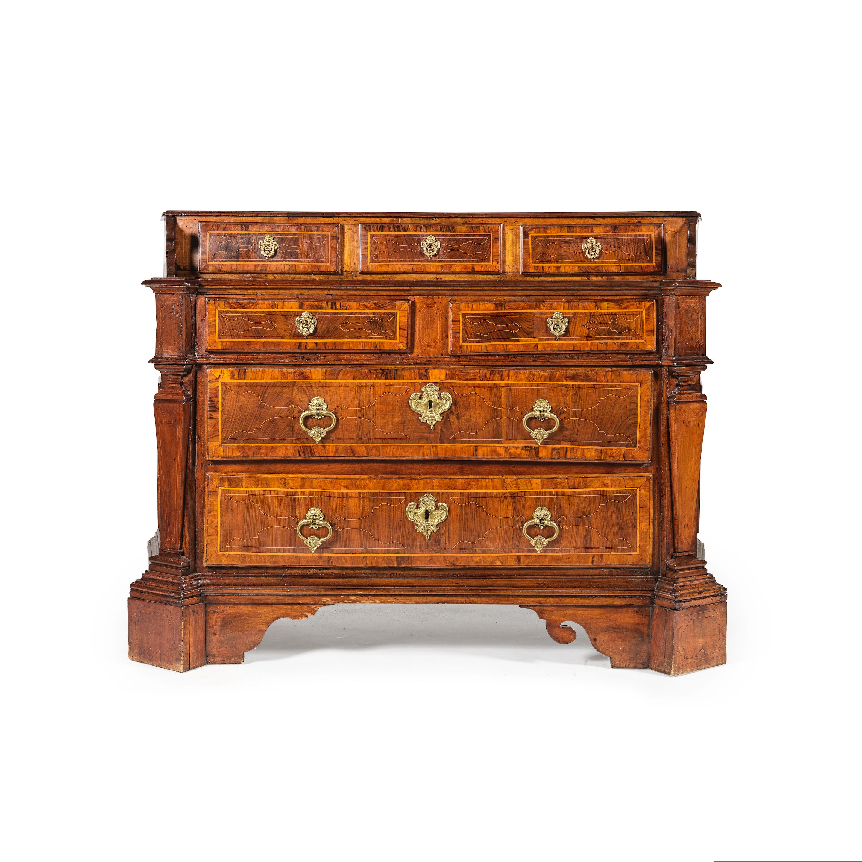 Grand meuble buffet italien en noyer et bois fruitier, ornementation de ...