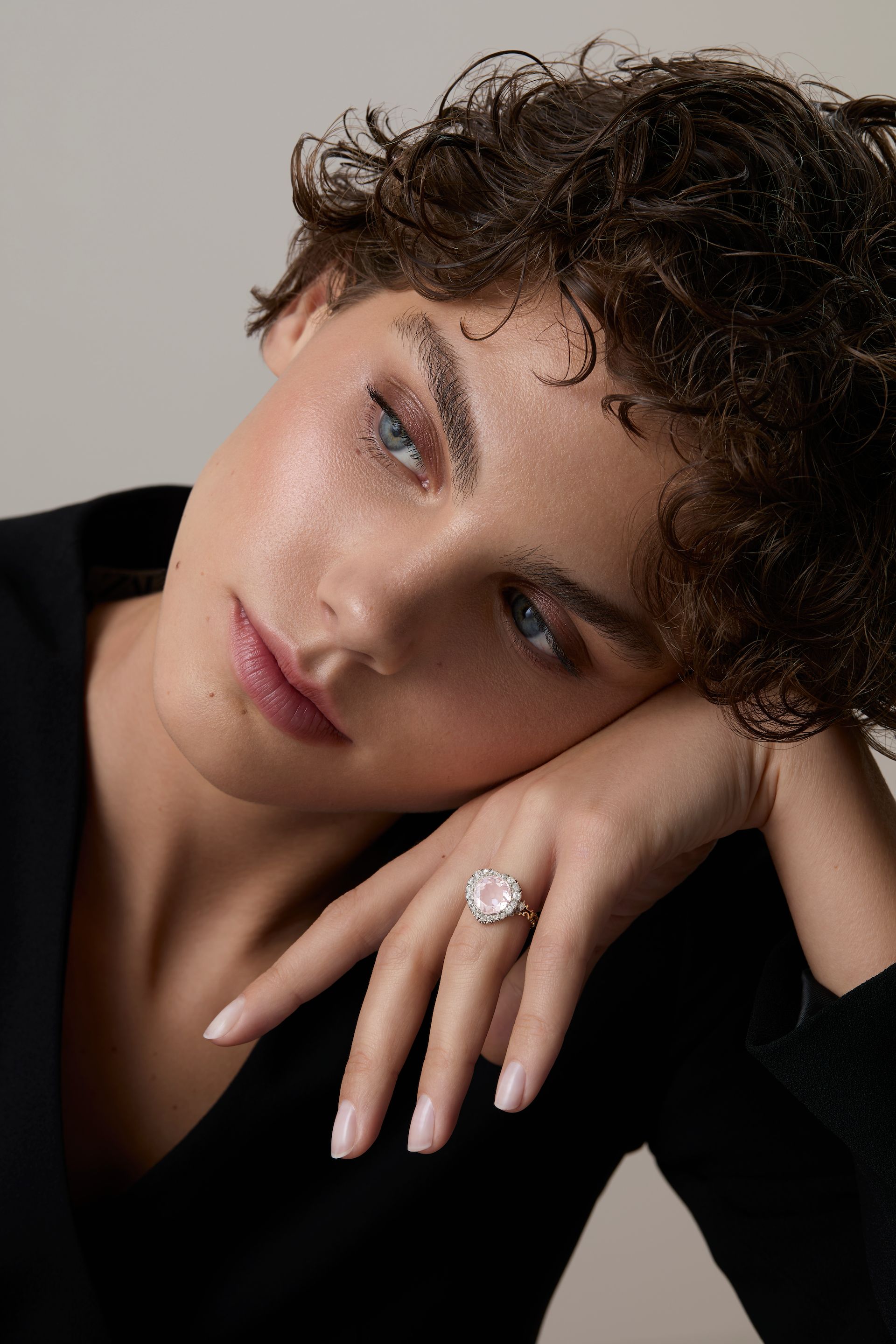 Bonhams : COLOURED DIAMOND AND DIAMOND RING, CIRCA 1830