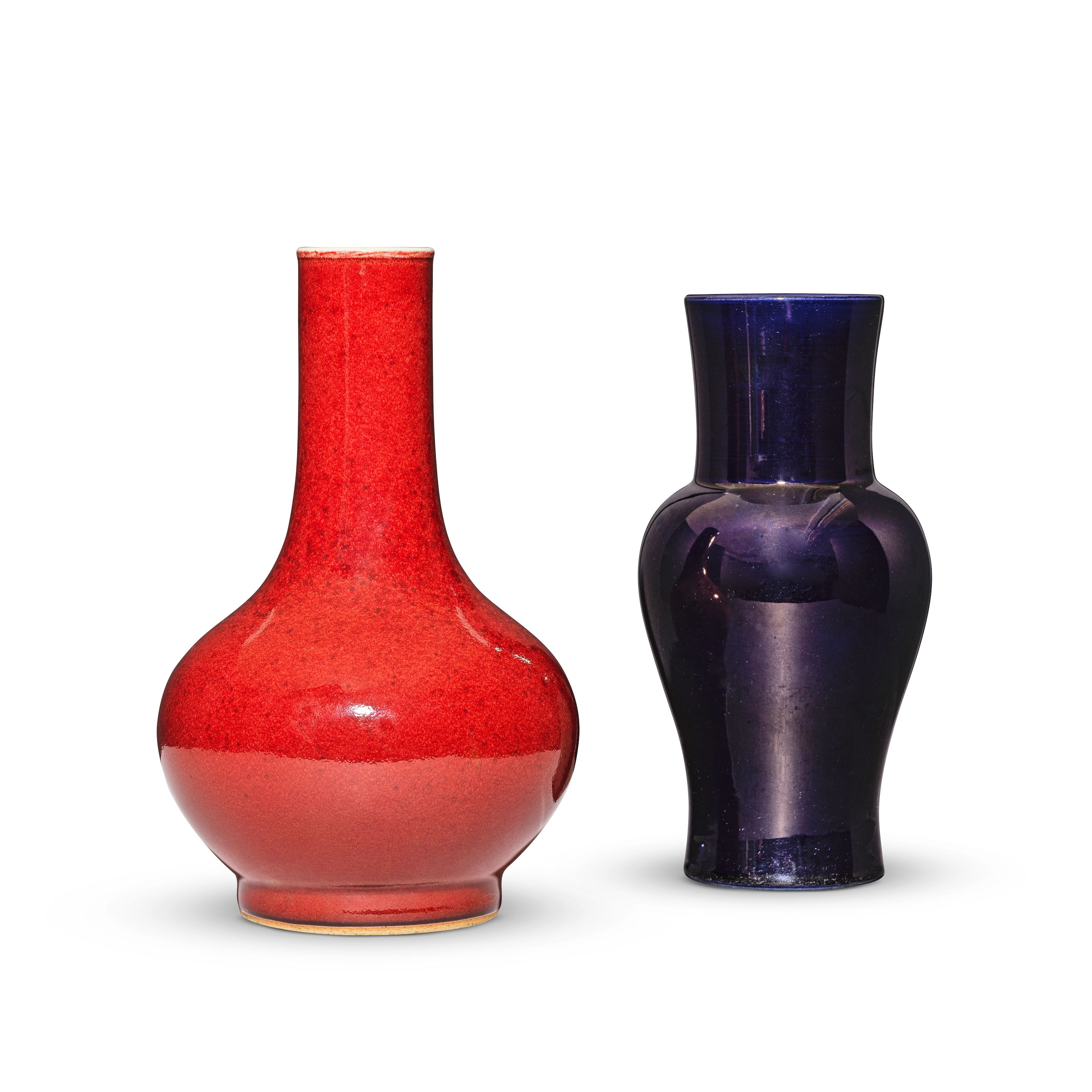 Bonhams Cornette de Saint Cyr : DEUX VASES EN PORCELAINE MONOCHROME XVIIIe/XIXe siècle (2)