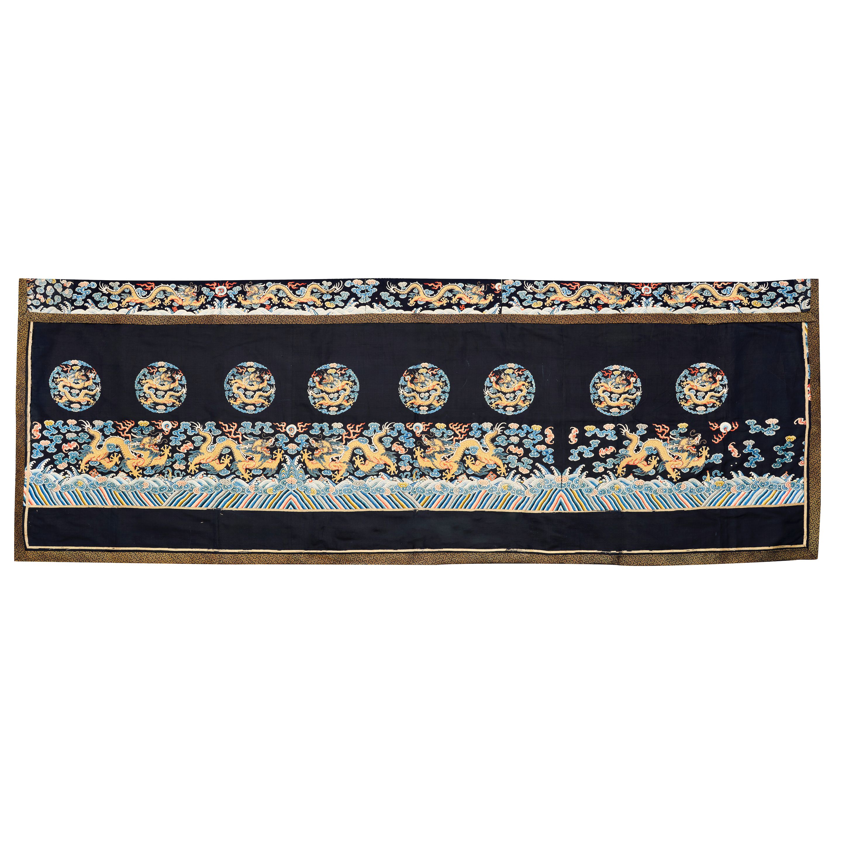 Bonhams Cornette de Saint Cyr : TISSU EN SATIN DE SOIE NOIRE BRODÉ POUR ...